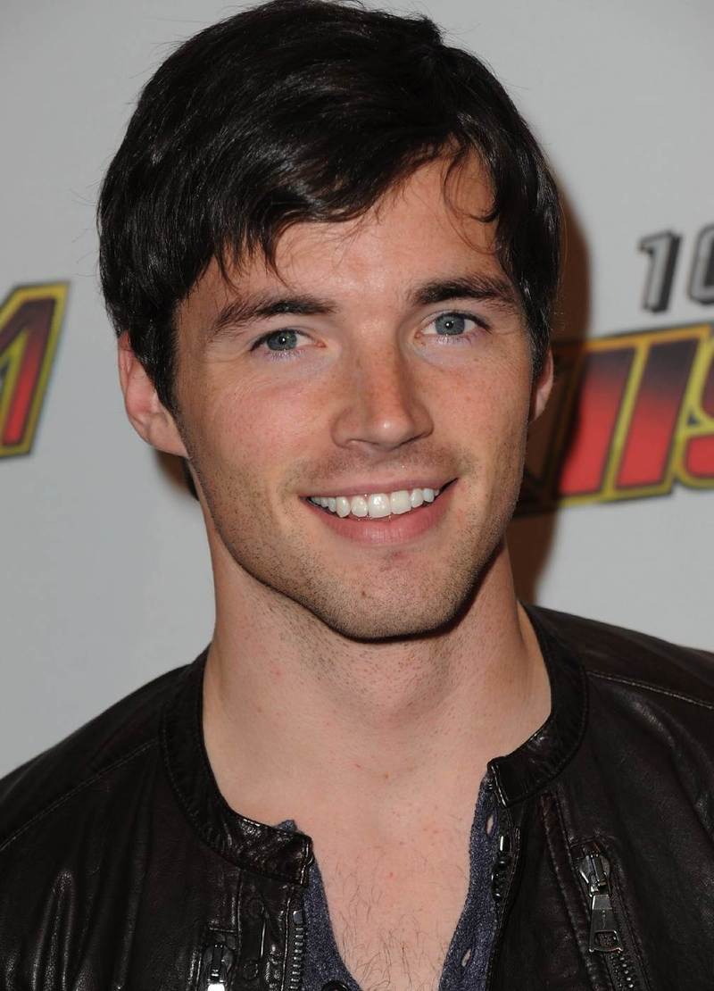 Ian Harding bilder, biografi och filmografi | MovieZine