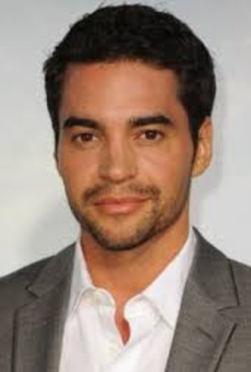 Ramon Rodriguez bilder, biografi och filmografi | MovieZine