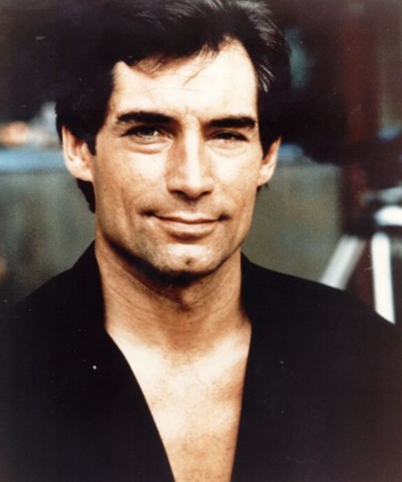 Timothy Dalton bilder, biografi och filmografi | MovieZine