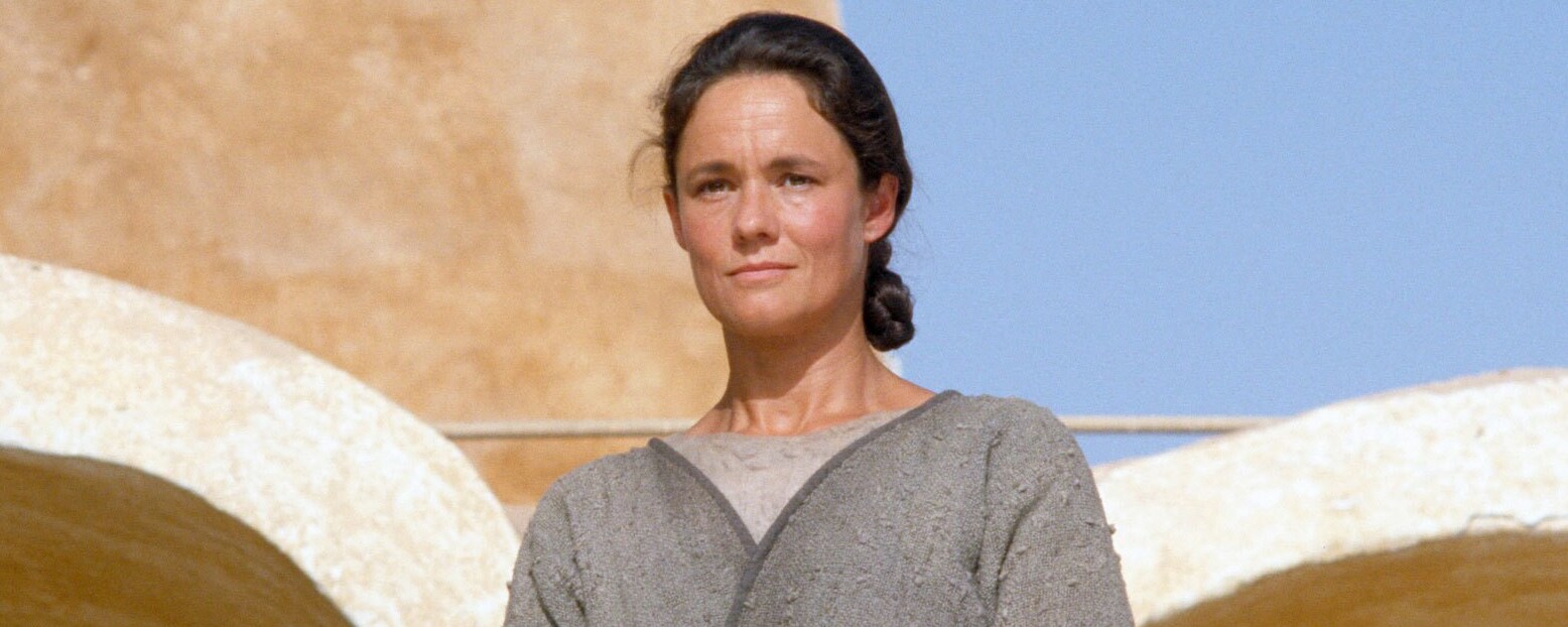 Pernilla August tvekade inför Star Wars: "Hög ångest" | MovieZine