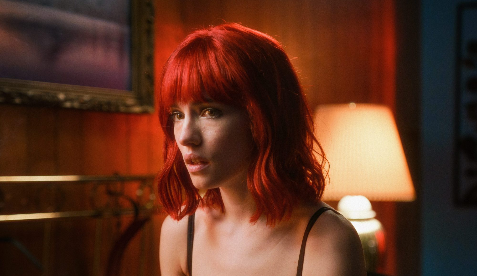 En seriemördare är lös i hyllade "Strange Darling" | MovieZine