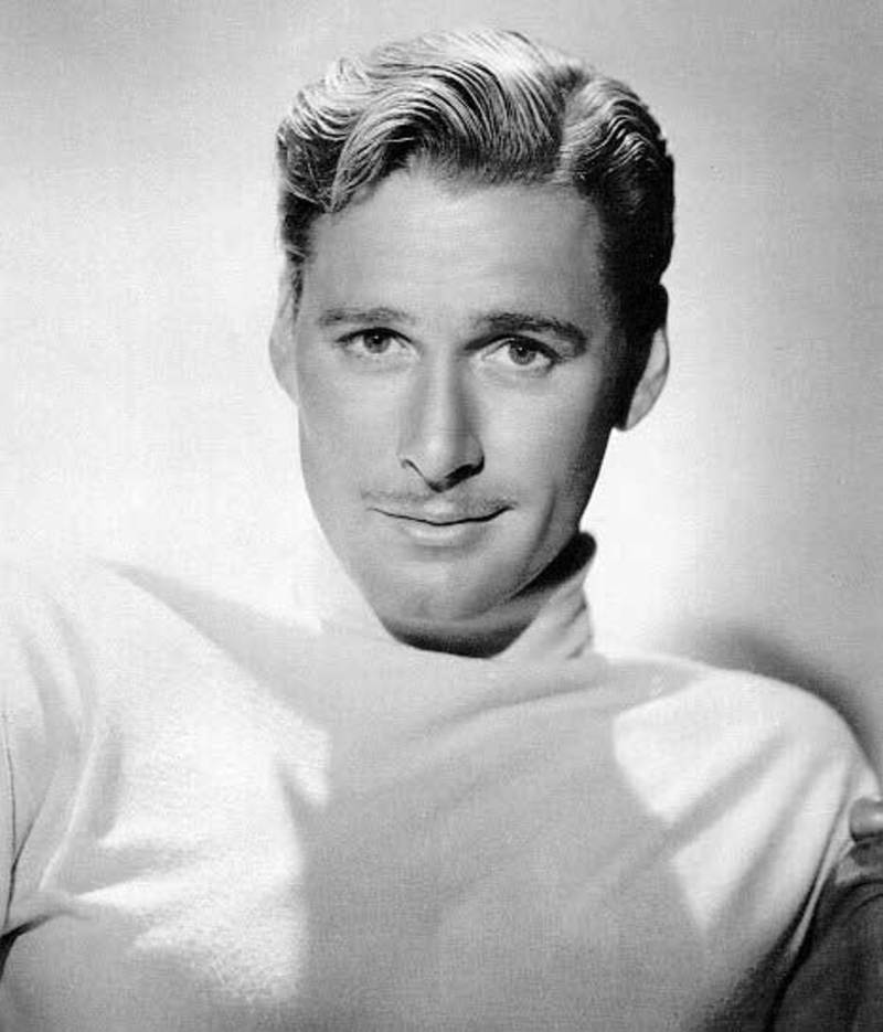 Errol Flynn bilder, biografi och filmografi | MovieZine
